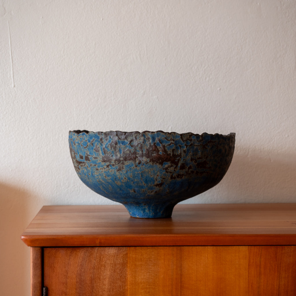 Em Frank Ceramics | Hand-built Pinched Stoneware Golden Bowl – Zander & Co.